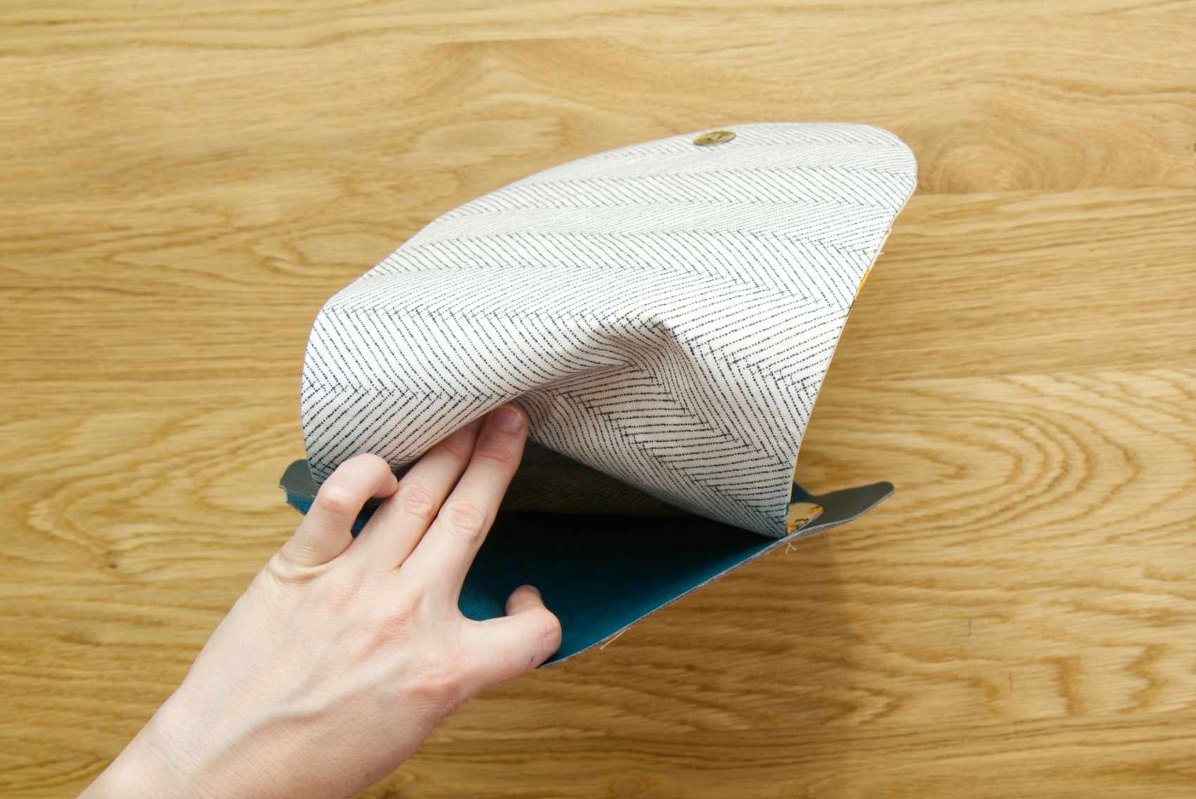 Meridias Bag - Hidden Slip Pocket Hack - Country Cow Designs Blog