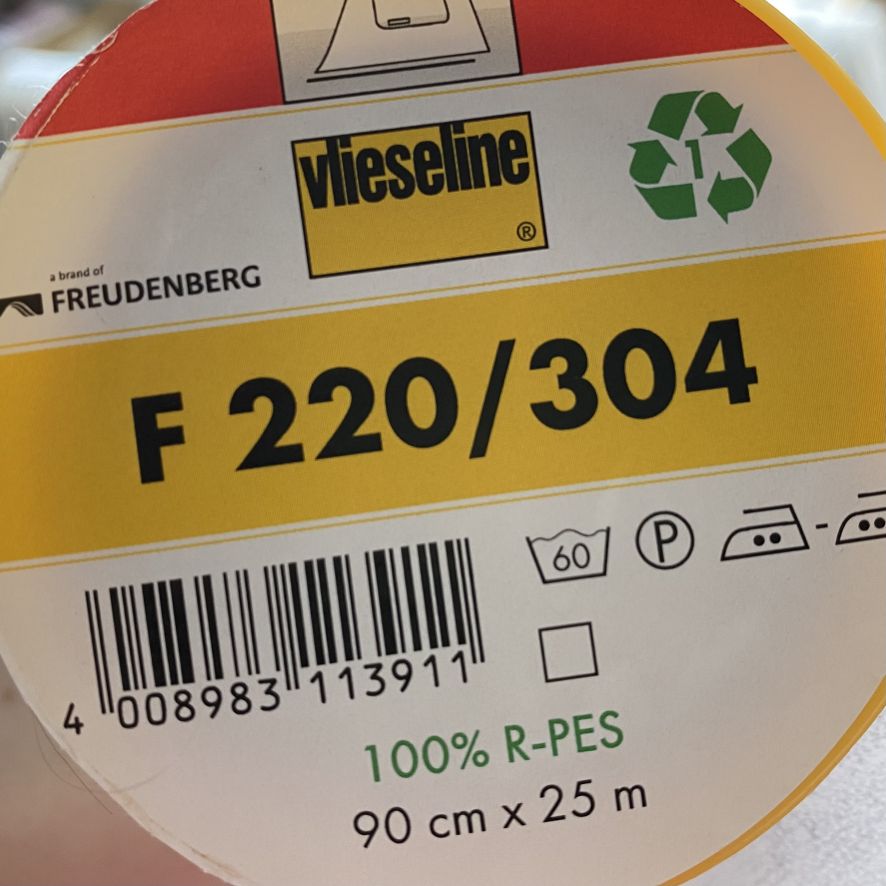 Vlieseline F220 Lightweight Fusible Non-Woven Interfacing | Country Cow ...